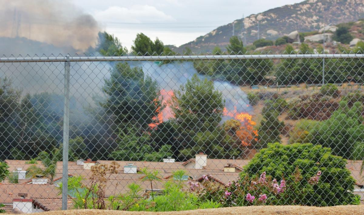 WILDFIRE DOUSED NEAR HOMES IN LAKESIDE | East County Magazine