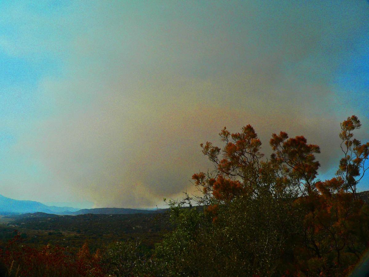 FIRES NEAR JAMUL , RIVERSIDE SEND SMOKE BlLLOWING OVER SKIES IN EASTERN ...
